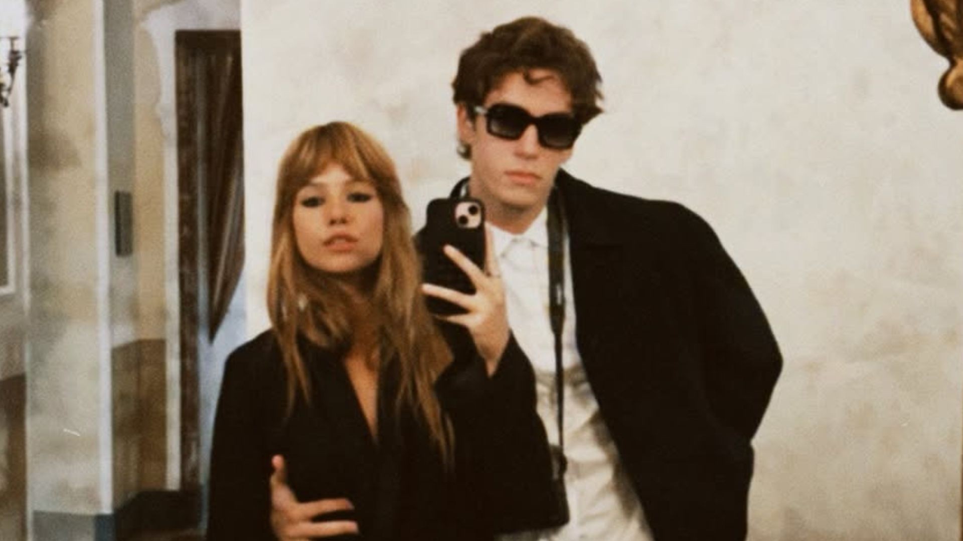 Quem é Clarissa Müller? Conheça a atriz e cantora que roubou o coração ...