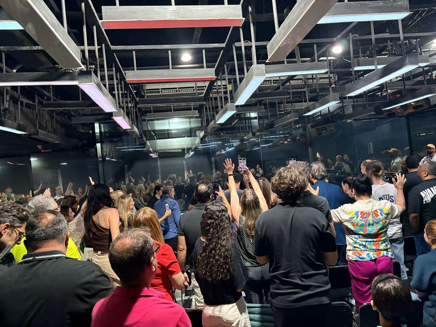 Primeiro culto evangélico na D-Edge, tradicional balada de SP, tem Baby ...