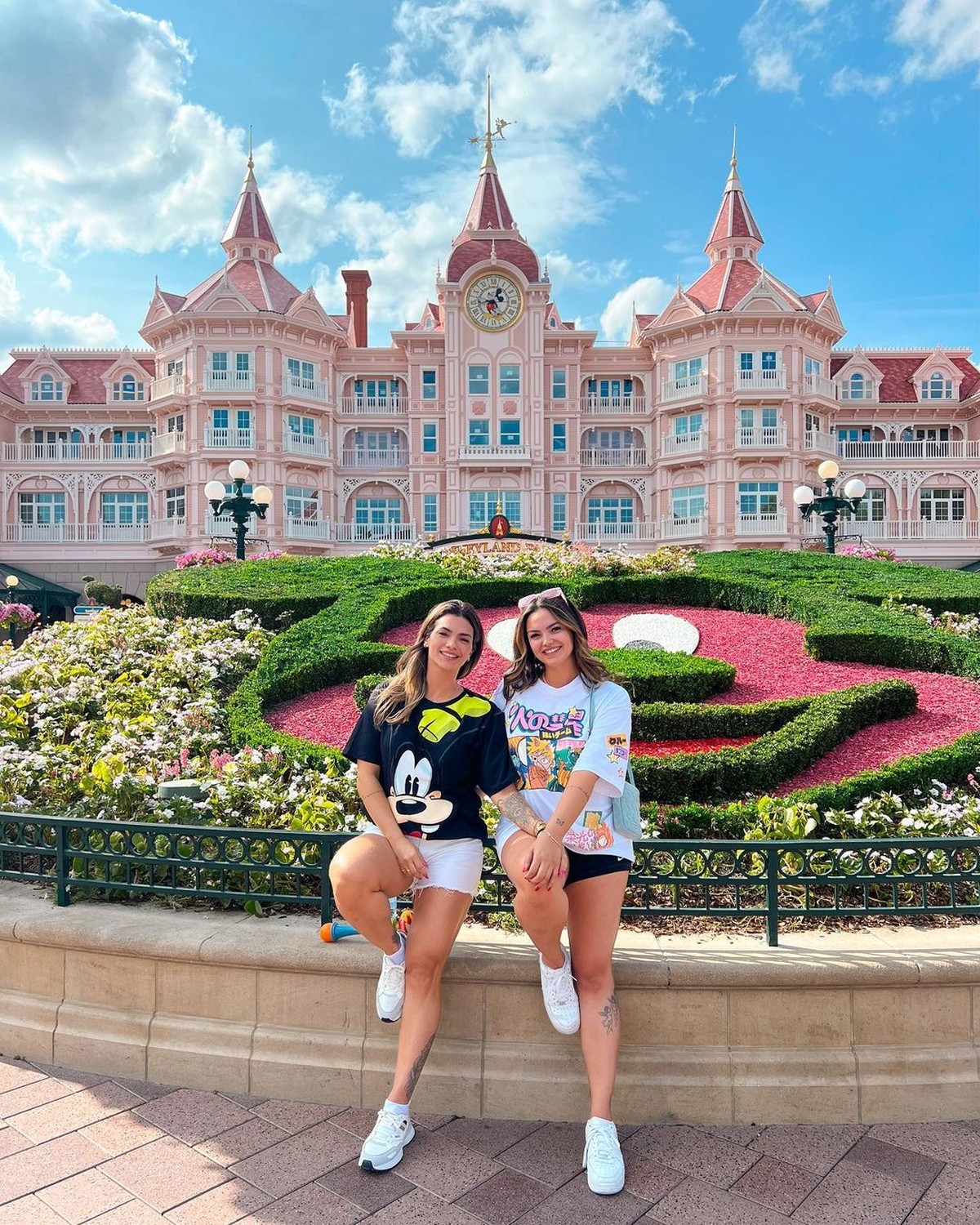 Kelly Key posta fotos com a filha na Disney Paris e semelhança ...