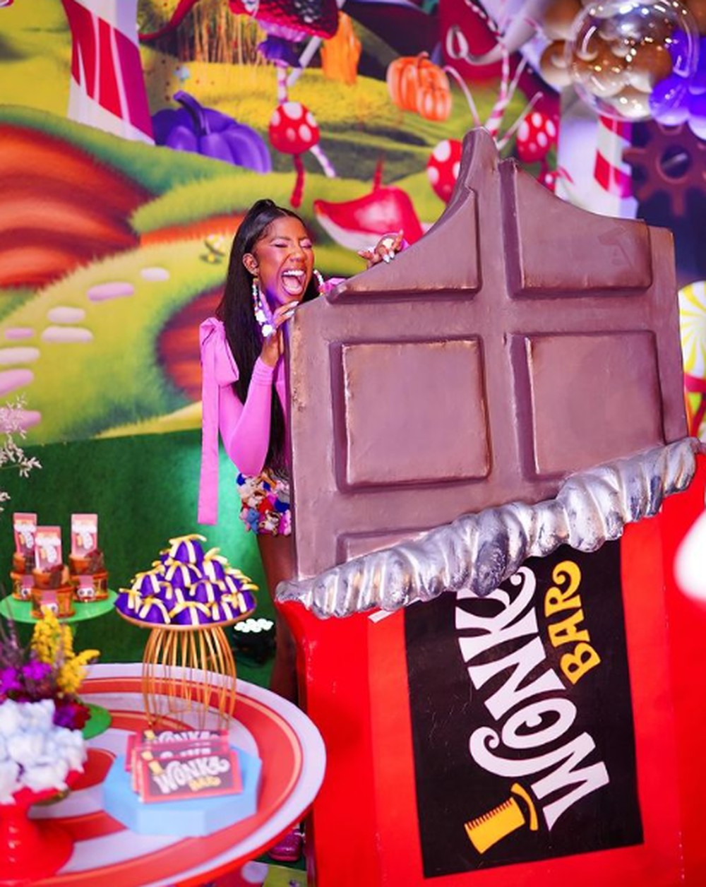 Camilla de Lucas abre álbum de fotos de aniversário de 30 anos