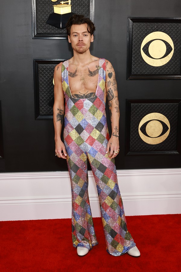 Harry Styles faz 30 anos: veja 30 looks do cantor