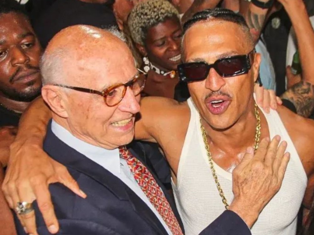 Mano Brown comemora 54 anos com multidão de fãs no Capão Redondo, em ...