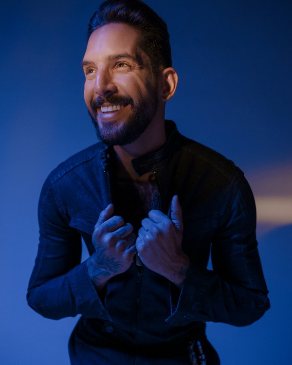 Felipe Pezzoni, cantor da Banda Eva, diz se 'cobrar muito' para o Carnaval