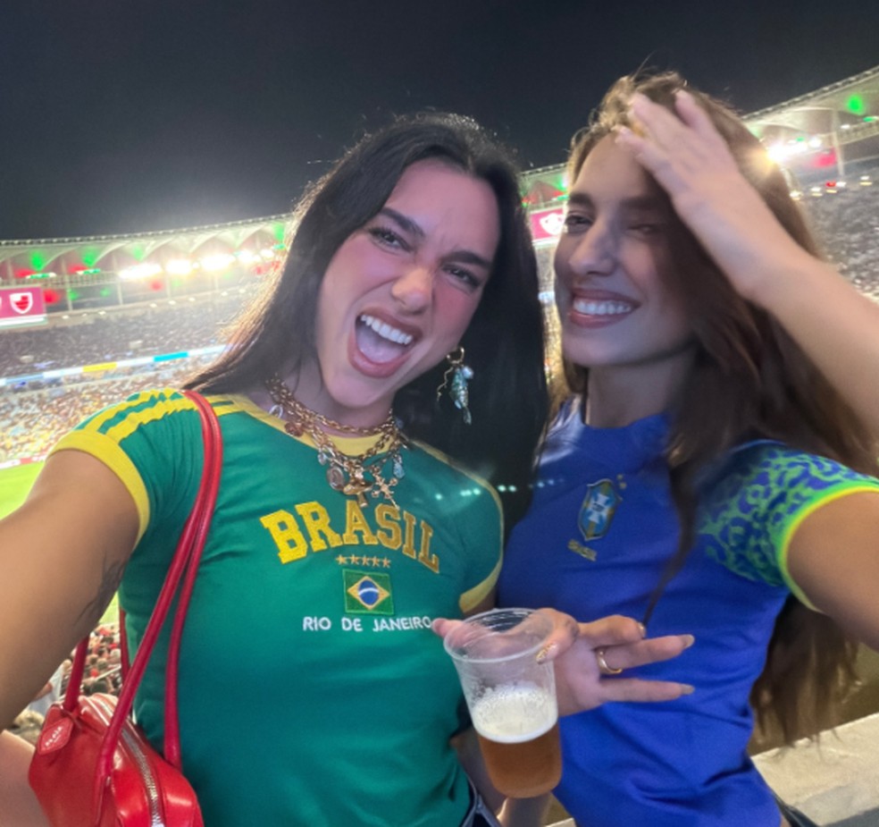 Dua Lipa abre álbum de fotos no Rio de Janeiro e Marquezine comenta ...