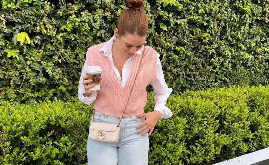 Em Los Angeles, Ana Clara usa bolsa de mais de R$ 19 mil