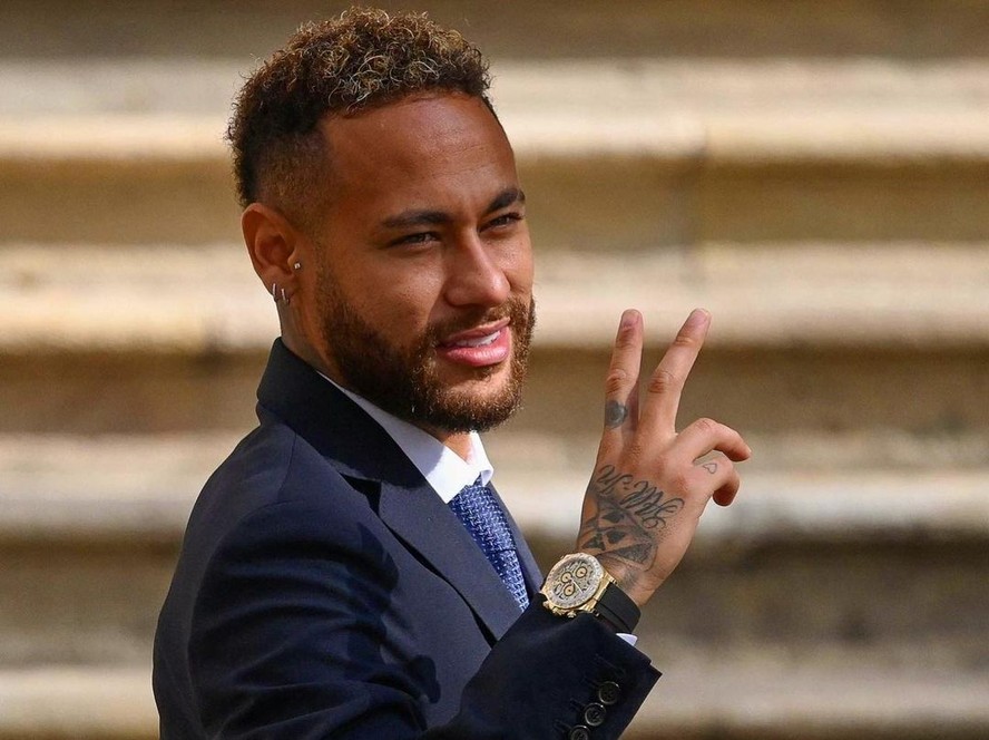 Neymar ostenta modelos de relógios Rolex que ultrapassam os R$ 2 milhões